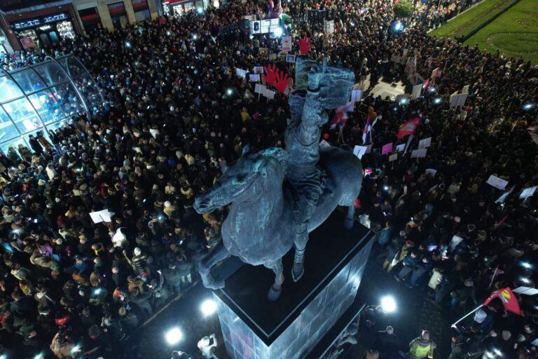 Protest Studentski edikt počeo okupljanjem na četiri lokacije u Nišu ...